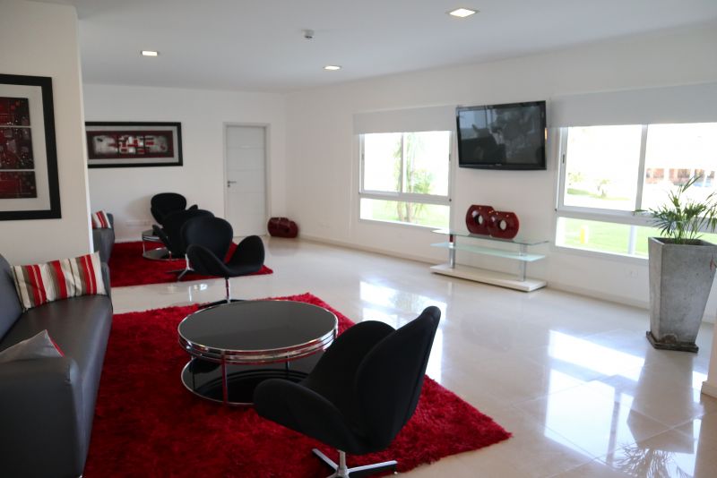 Botavara - Edificio en Aidy Grill 1 dormitorio - Marina Risso