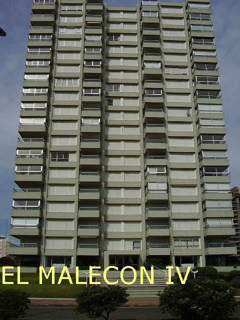 Malecon 4 - Edificio en Playa Mansa - Marina Risso
