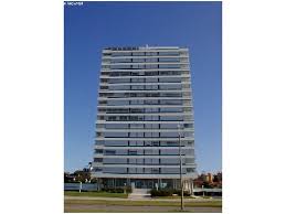 Tiburon 2 - Edificio en Playa Brava 3 dormitorios - Marina Risso